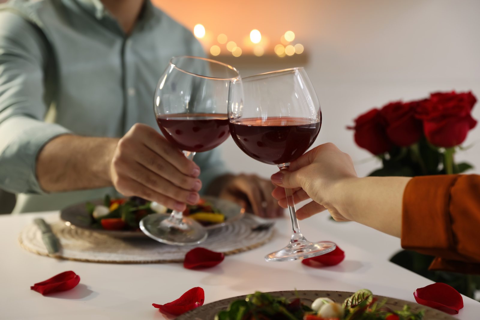 A Romantic Night In: How to Plan an Amazing Valentine's Day at Home ...